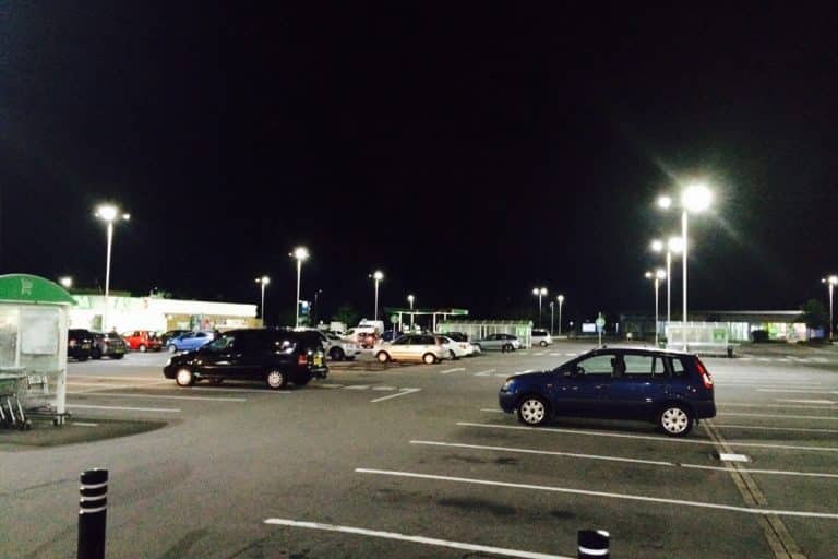 Lampadaire LED 80W pour éclairage parking extérieur au Royaume-Uni